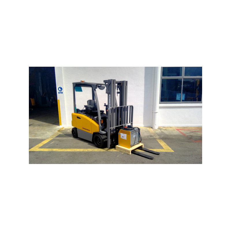 EFG 425 Four Wheel Counterbalance truck